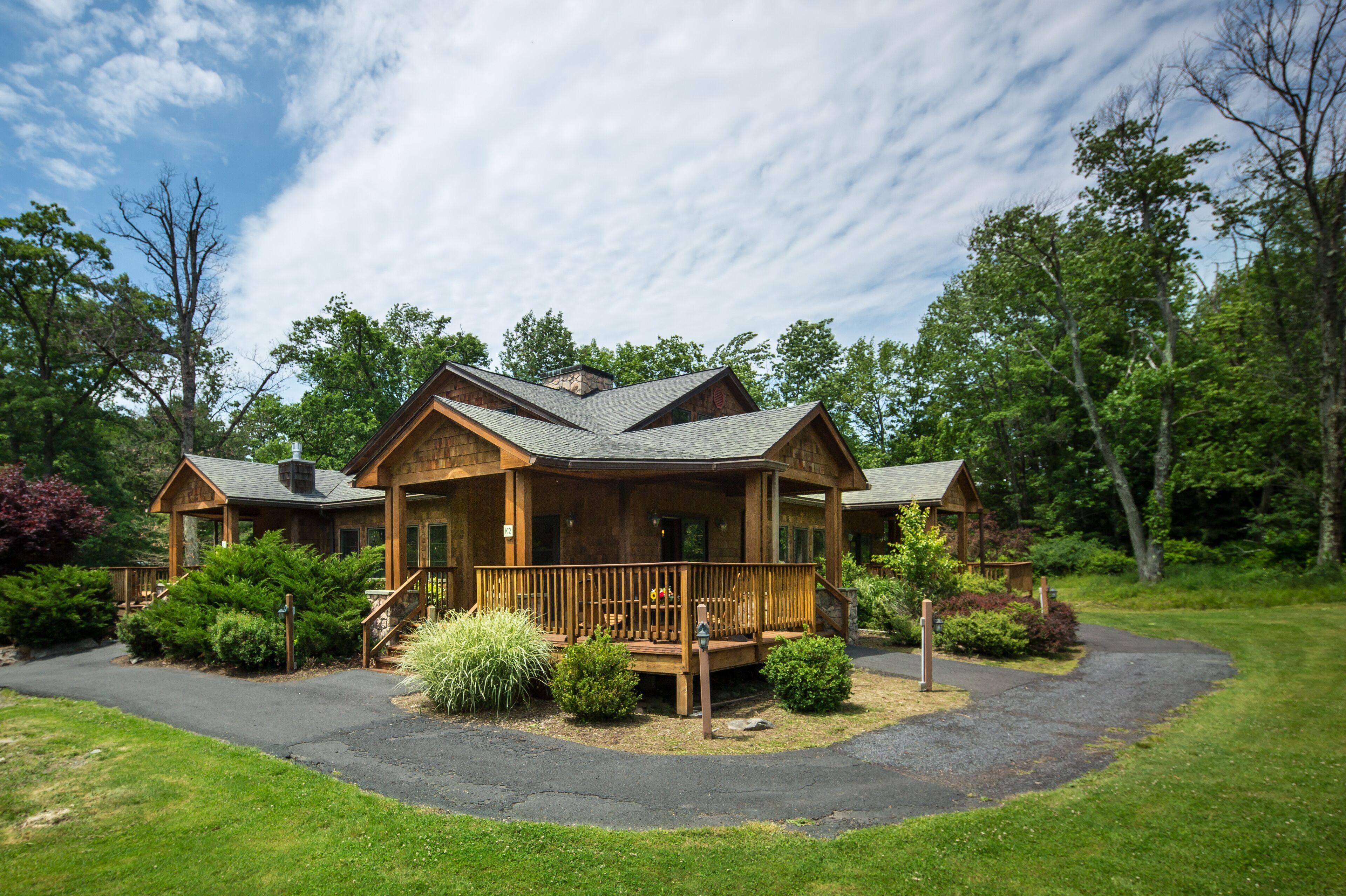 SKYTOP LODGE SKYTOP - BOOK YOUR STAY IN ADVANCE AND SAVE ON GREAT RATES