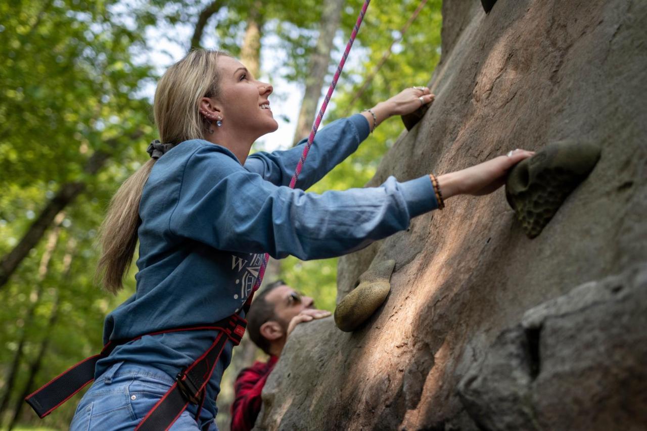 SKYTOP LODGE SKYTOP - BOOK YOUR STAY IN ADVANCE AND SAVE ON GREAT RATES